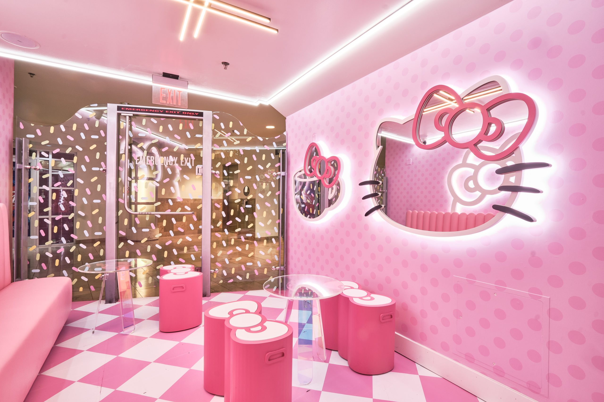 Hello Kitty Cafe Opens at Fashion Show Las Vegas - GoVisit.Guide