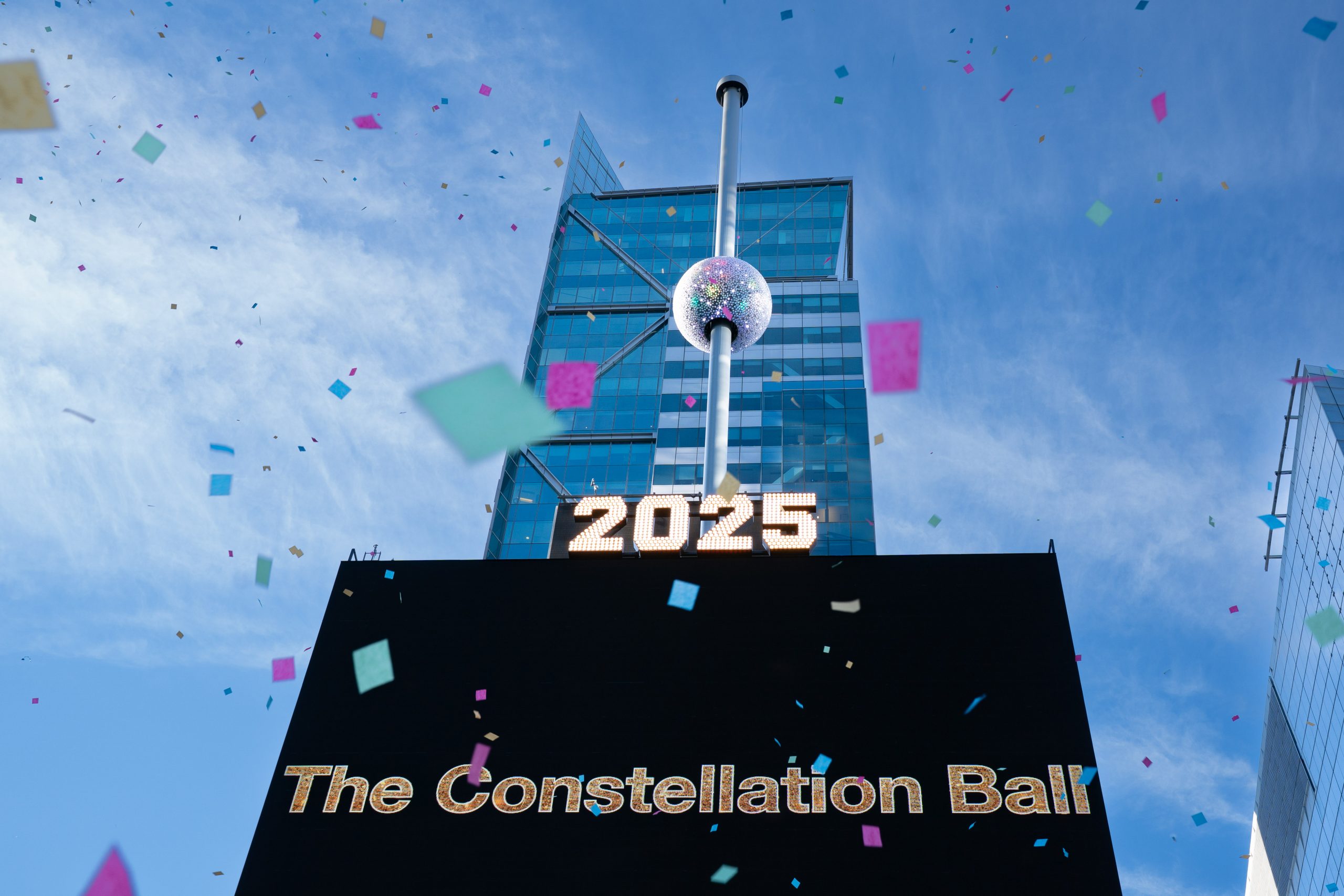 Ultimate Guide to New Year's Eve in Times Square - GoVisit.Guide